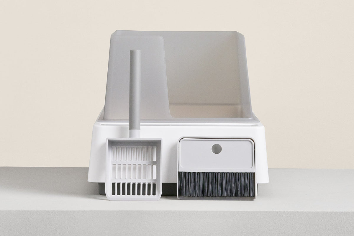Modern, Easy-to-Clean Litter Box with Built-In Scoop & High Walls